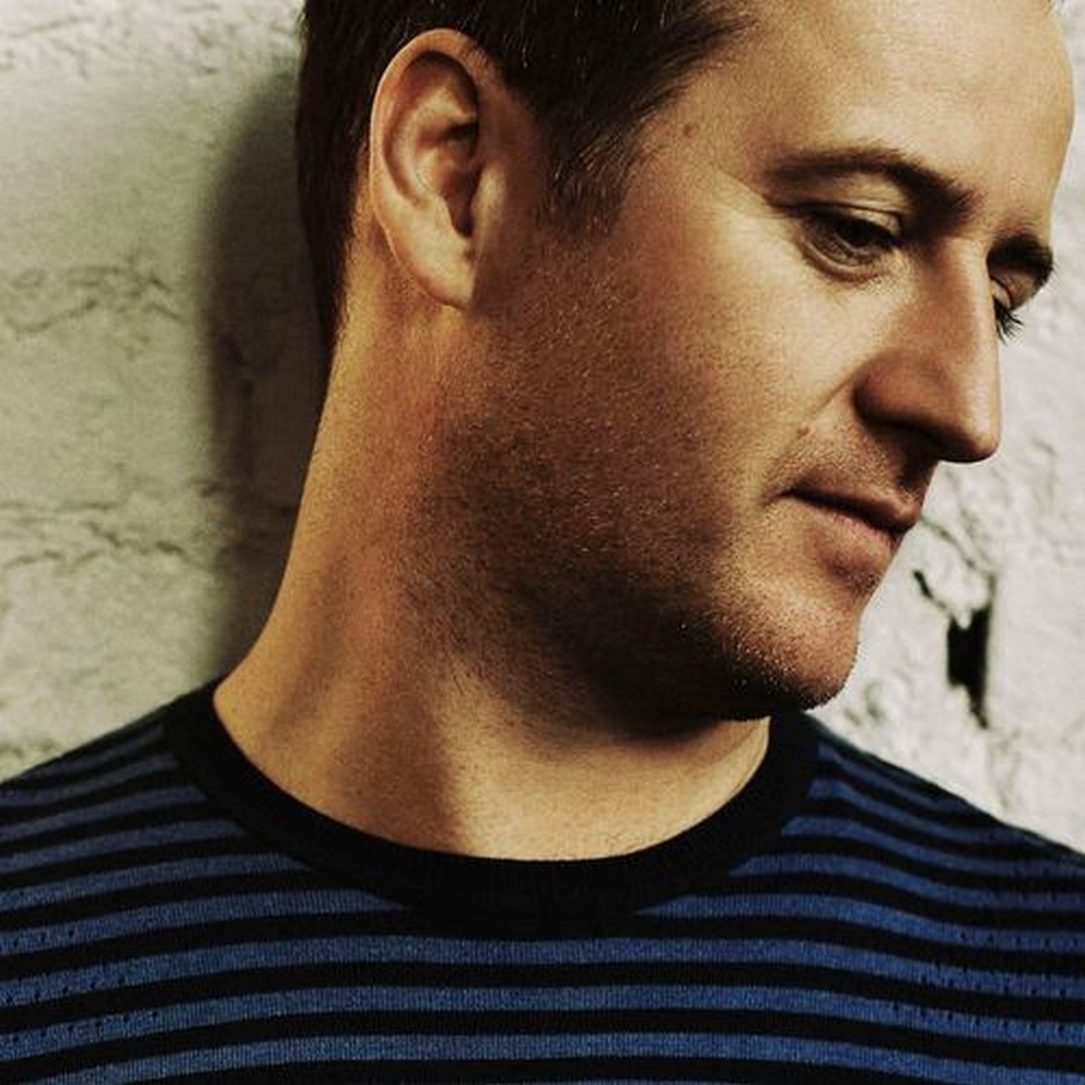 Sasha z 4 kamer plus remiks dla Mobiego - FTB.pl