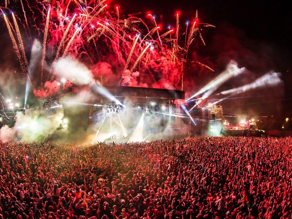 Creamfields North 2022 prezentuje gwiazdorski line-up z blisko setką ...